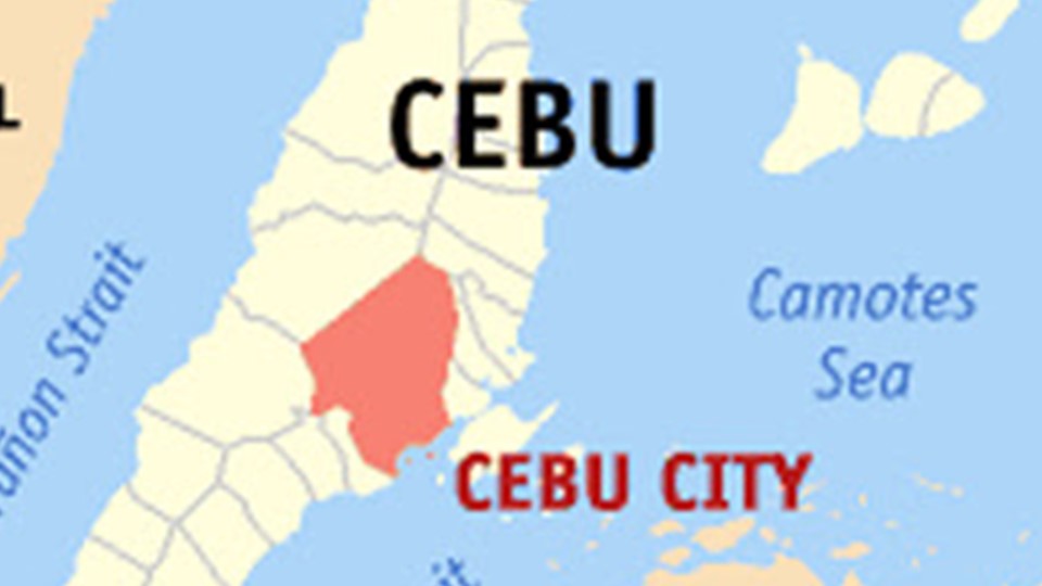 Mga organizer ng prusisyon sa isang barangay sa Cebu City sa gitna ng ...