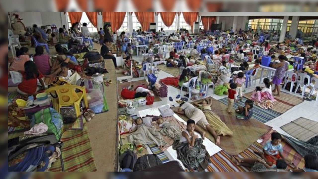 Mahigit 45,000 families nanatili pa rin ngayon sa evacuation centers matapos masalanta ng ...