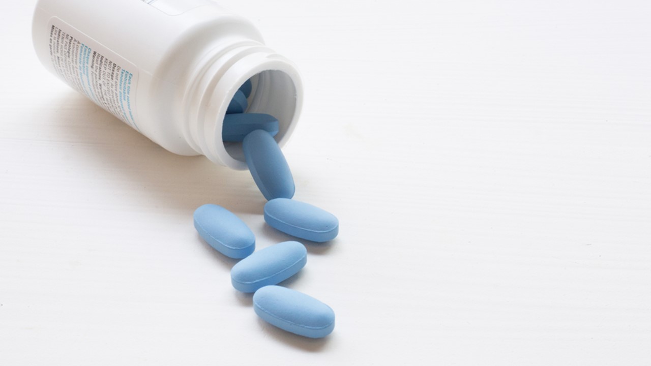 FDA, tiniyak na may sapat na supply ng gamot para sa COVID-19 patients ...