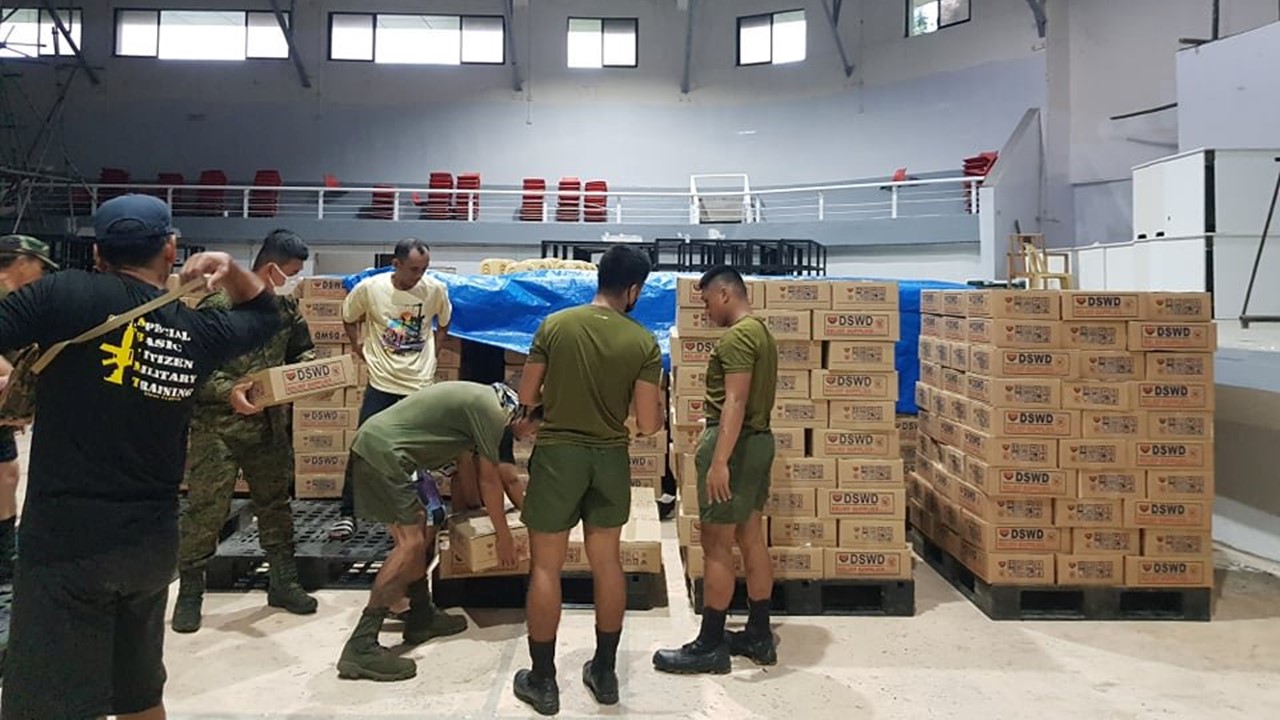 P8.4-M ayuda ng DSWD sa mga sinalanta ng bagyo ipinamamahagi na - RMN ...