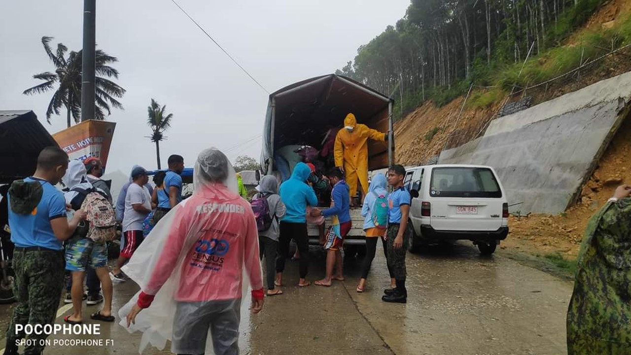 198,000 indibidwal, lumikas sa bansa dahil sa epekto ng Bagyong Odette - RMN Networks