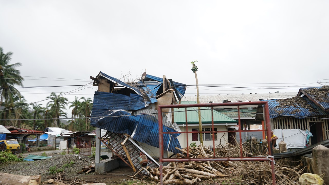 Dalawang resolusyon para tulungan ang mga estudyanteng apektado ng Omicron cases at Bagyong ...
