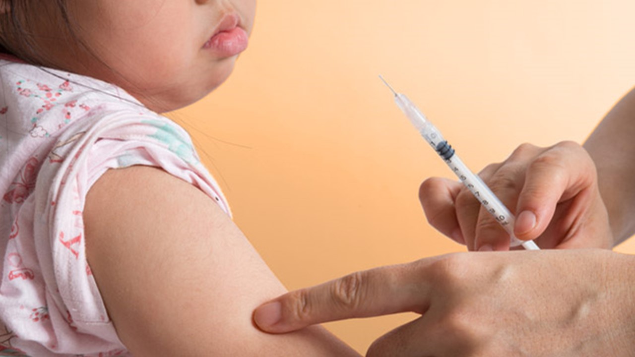 Dalawang grupo ng mga doktor, nagpahayag ng suporta sa gagawing bakunahan sa mga batang edad 5 ...