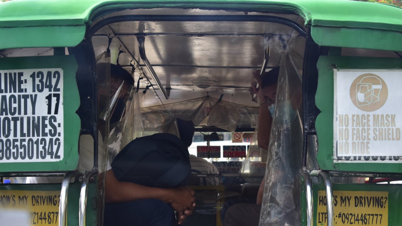 P10 minimum fare sa jeep, inihirit ng ilang transport group - RMN Networks