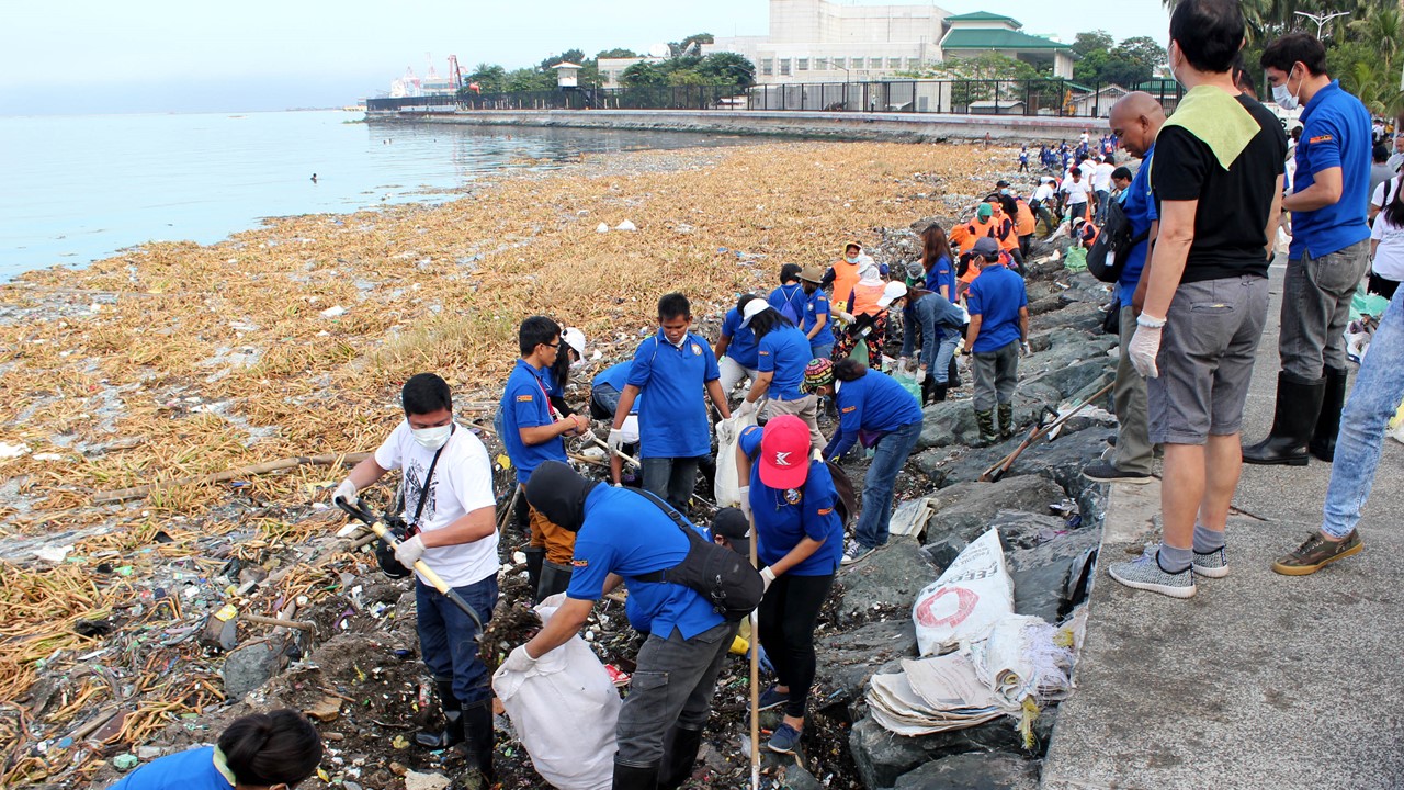 Manila Bay rehabilitation, nanatiling isa sa top priority ng DENR ...