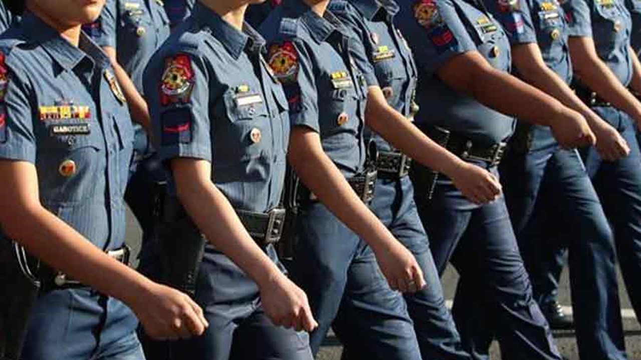 Mahigit 40% PNP personnel, nakatanggap na ng booster shot laban sa ...