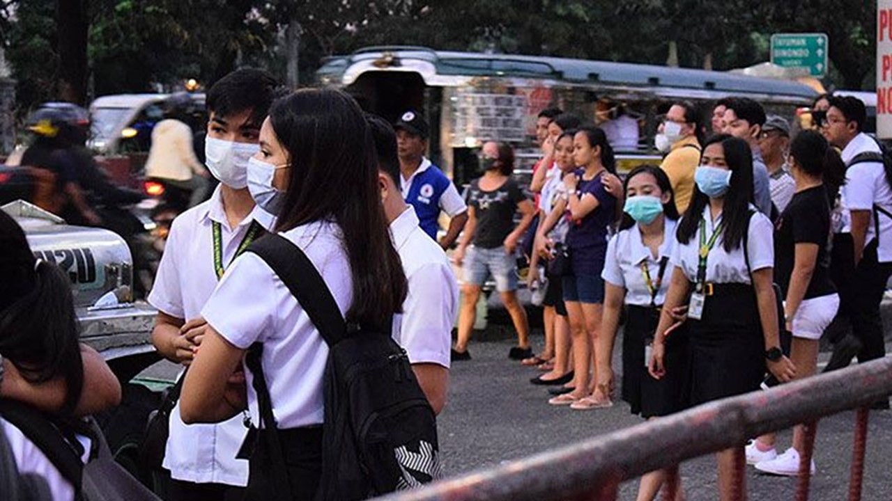 Limited face-to-face graduation sa mga paaralan na nasa sa Alert Level ...