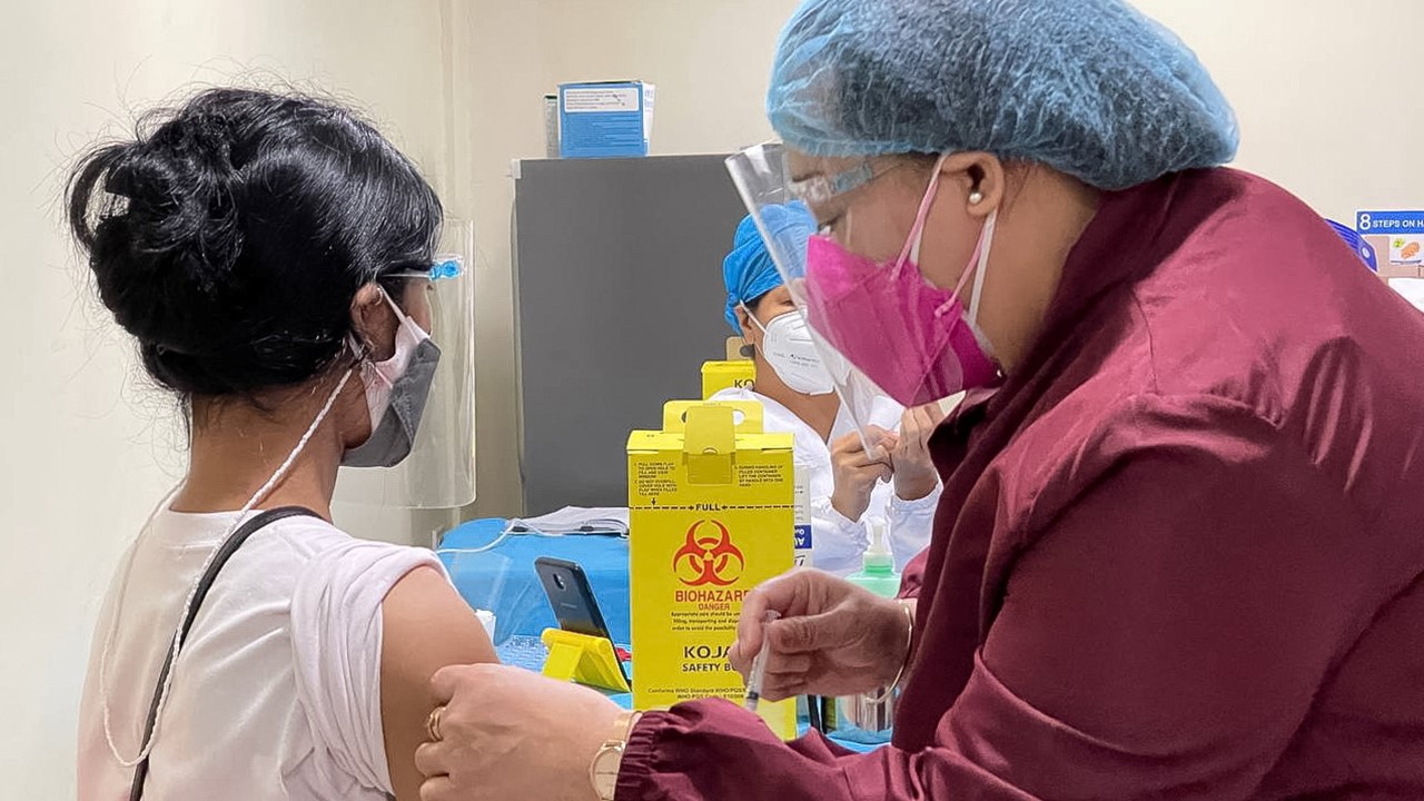 Application evaluation para sa booster shot ng mga batang edad 5-11 taong gulang, kayang tapusin ...