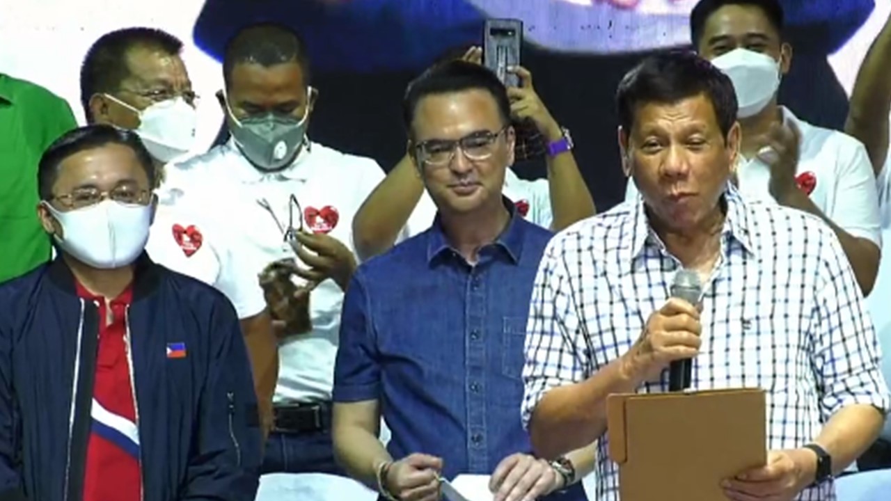 Pangulong Duterte, dumalo sa political rally ng isang senatorial ...