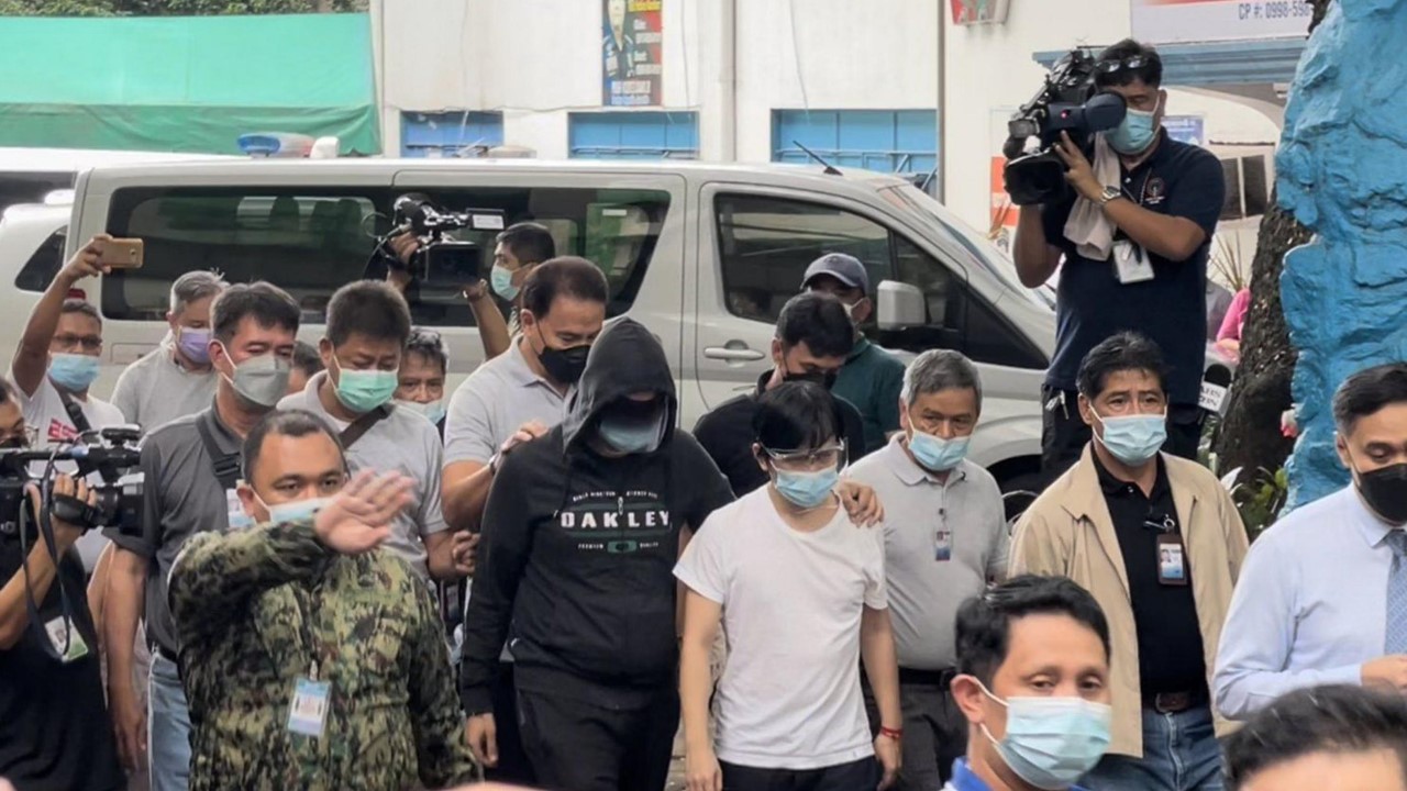 Pagka-detain sa Pasay City Jail nina Pharmally executives Mohit Dargani ...