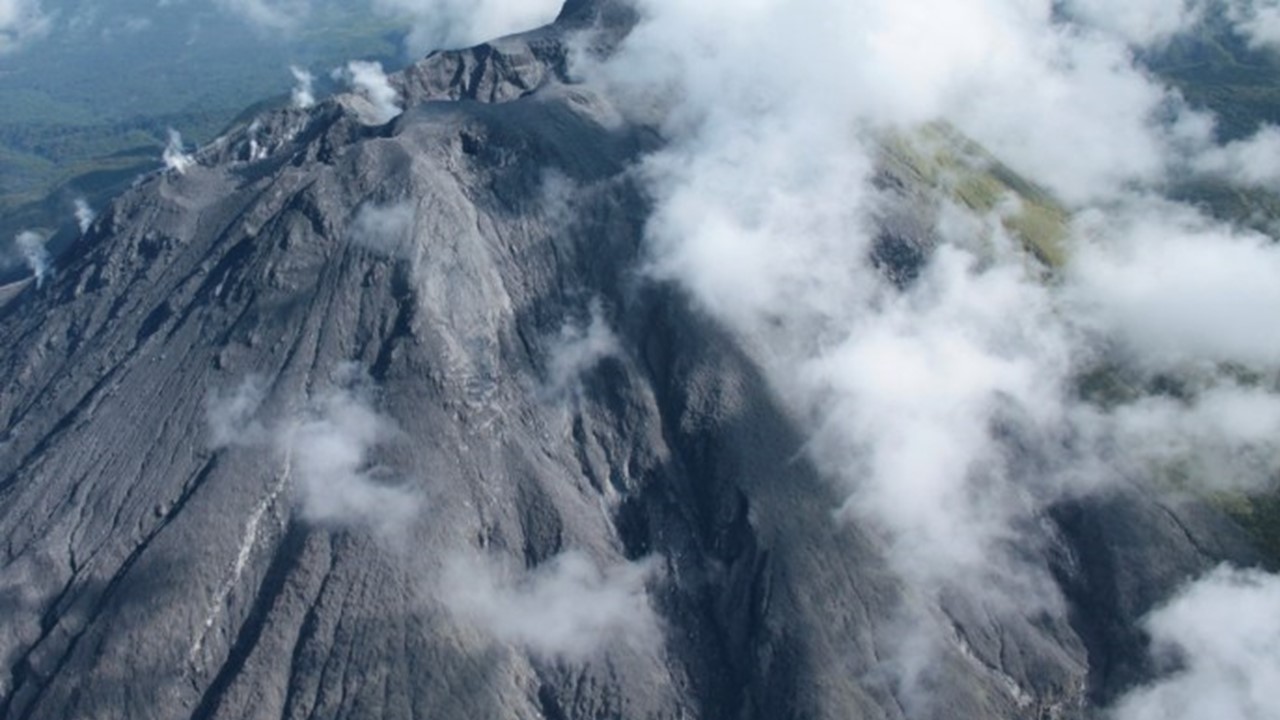 Mahigit 10,000 pamilya na apektado ng pagputok ng Bulkang Bulusan ...