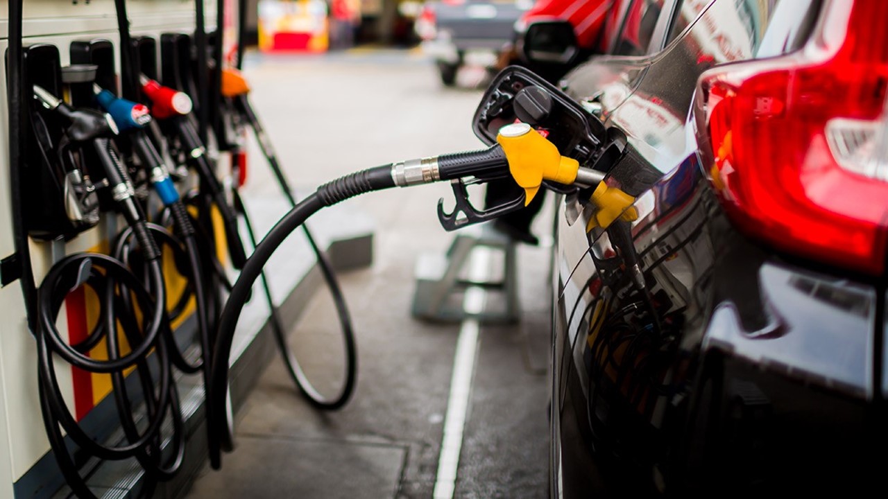 Alok na petrolyo ng Russia, makabubuting ikonsidera ng gobyerno - RMN ...