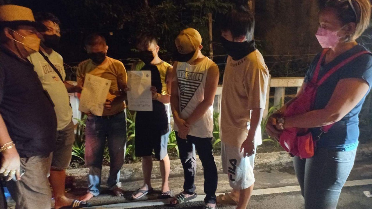 Maglolo kasama ang isang menor de edad, arestado ng Makati pulis matapos magbenta ng P6.8-M na ...