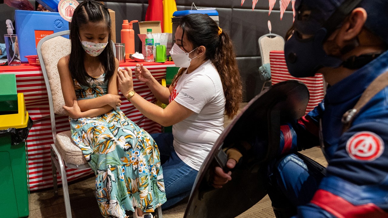 Booster shot para sa edad 5 hanggang 11 anyos, ilulunsad mamaya sa ...