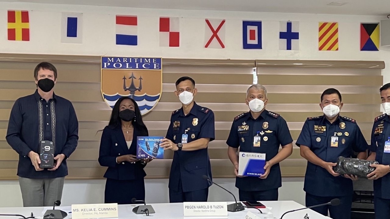 PNP Maritime Group, nakatanggap ng mga bagong kagamitan mula Estados ...