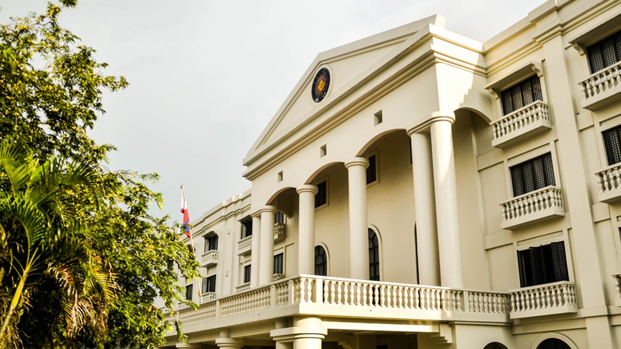 DBM, nilinaw na hindi binawasan ang pondo sa 4 na specialty hospitals ...