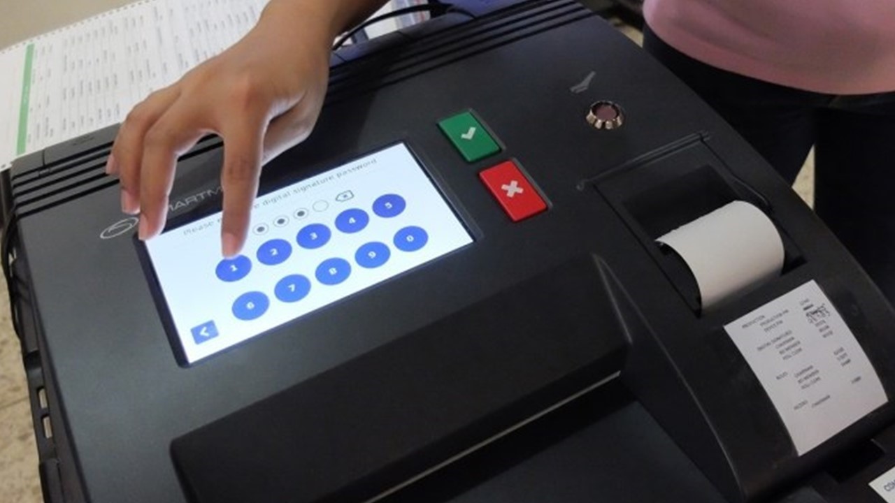 COMELEC, hiniling sa Kongreso na magrenta na lang ng mga makina na ...