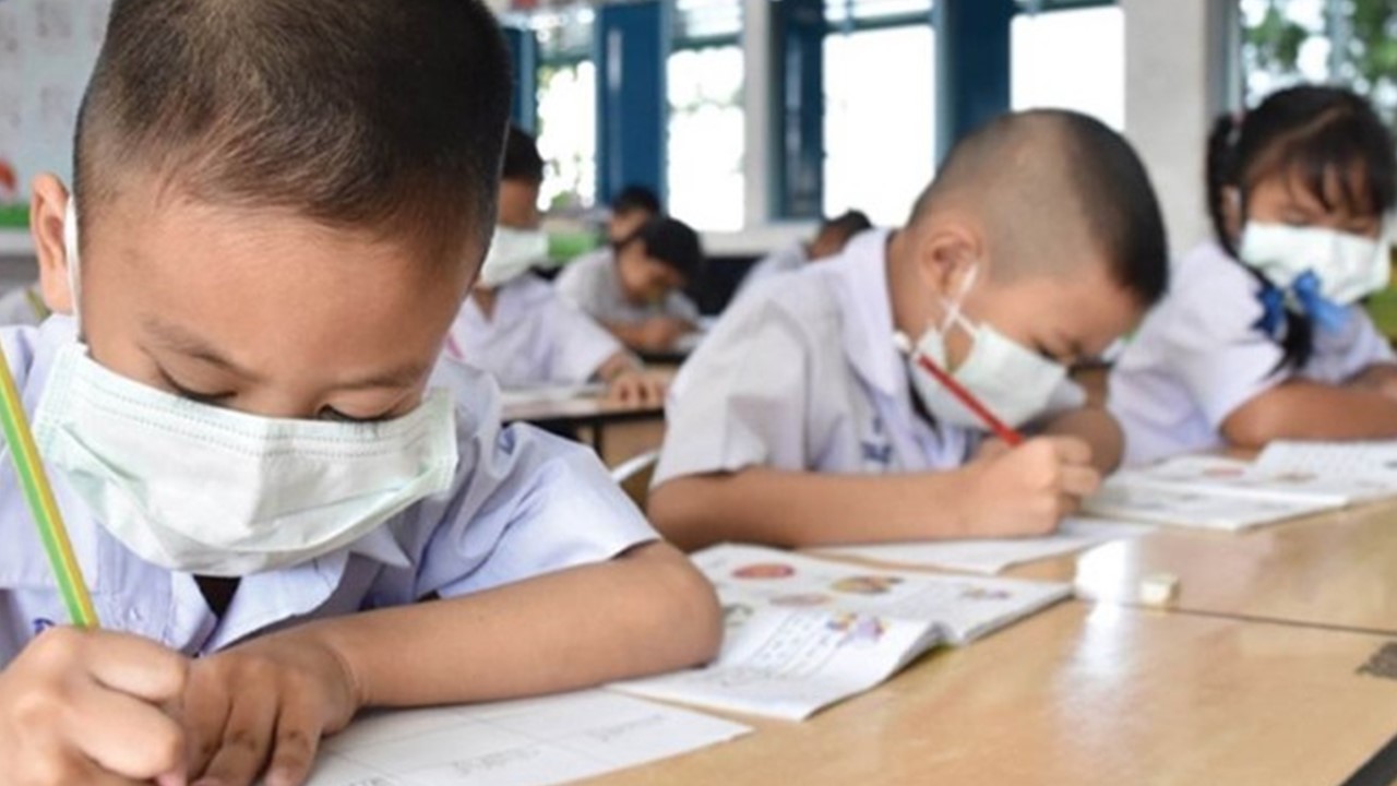 Panukalang gawing tutors ang mga college students sa mga mas batang ...