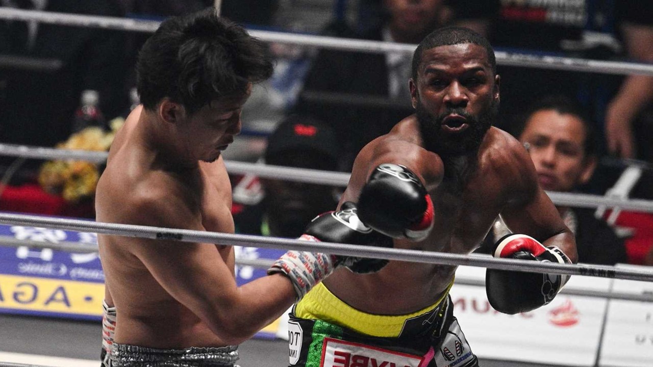 American boxer na si Floyd Mayweatrher Jr., nanaig laban sa Japanese ...
