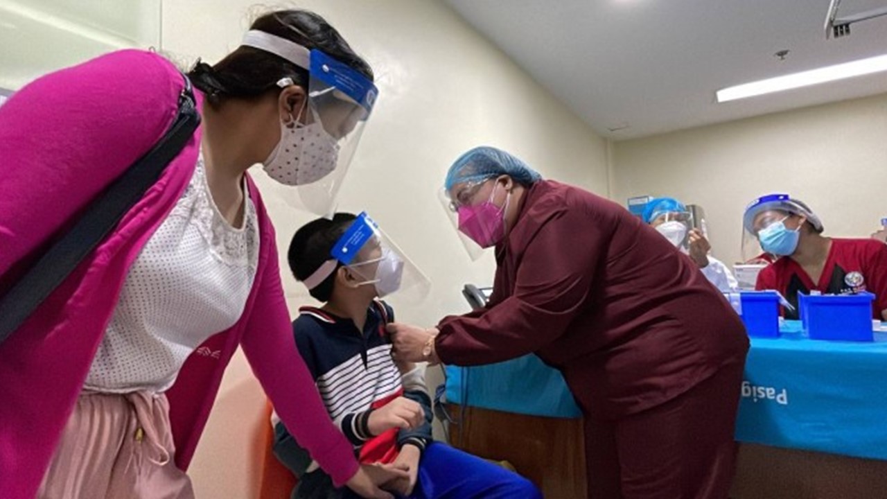 Department of Health, muling nanawagan sa mga magulang na hayaan ang kanilang mga anak na ...