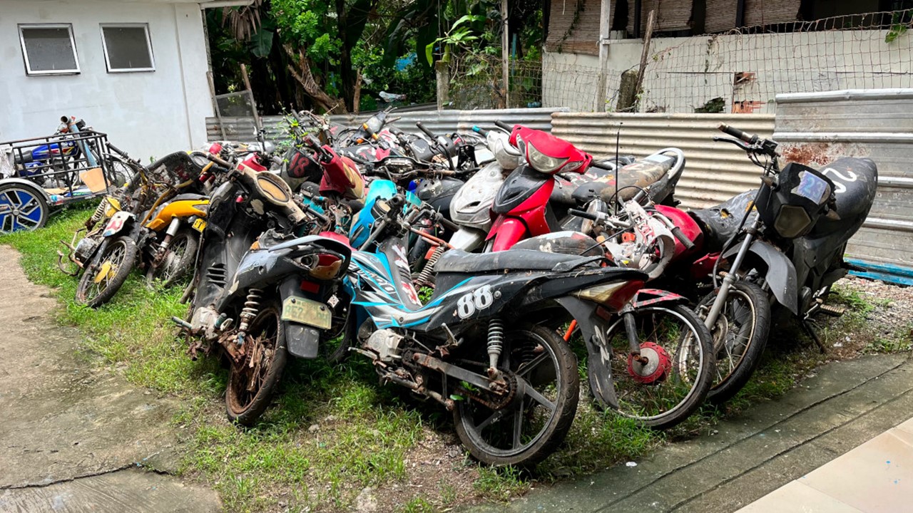 Mga bayarin sa unclaimed o impounded motor vehicles na isinailalim sa ...