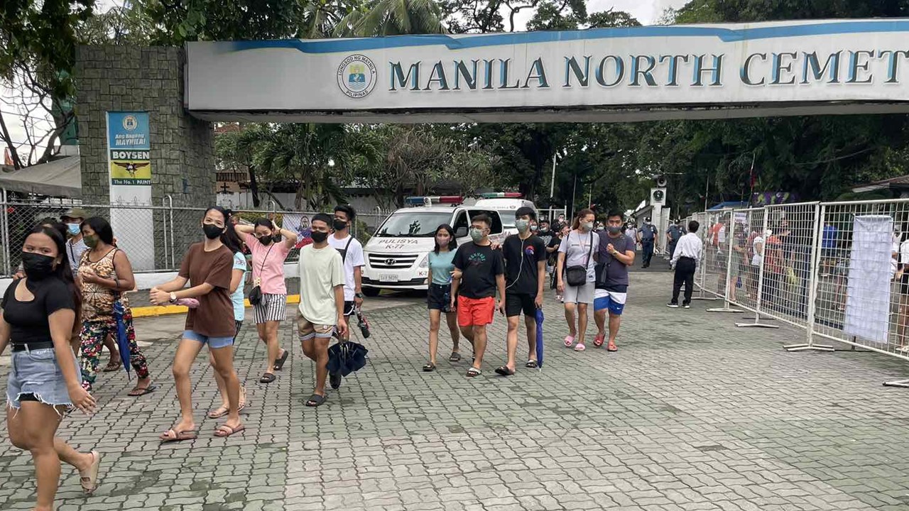 Sitwasyon sa Manila North Cemetery, naging maayos at mapayapa ngayong ...