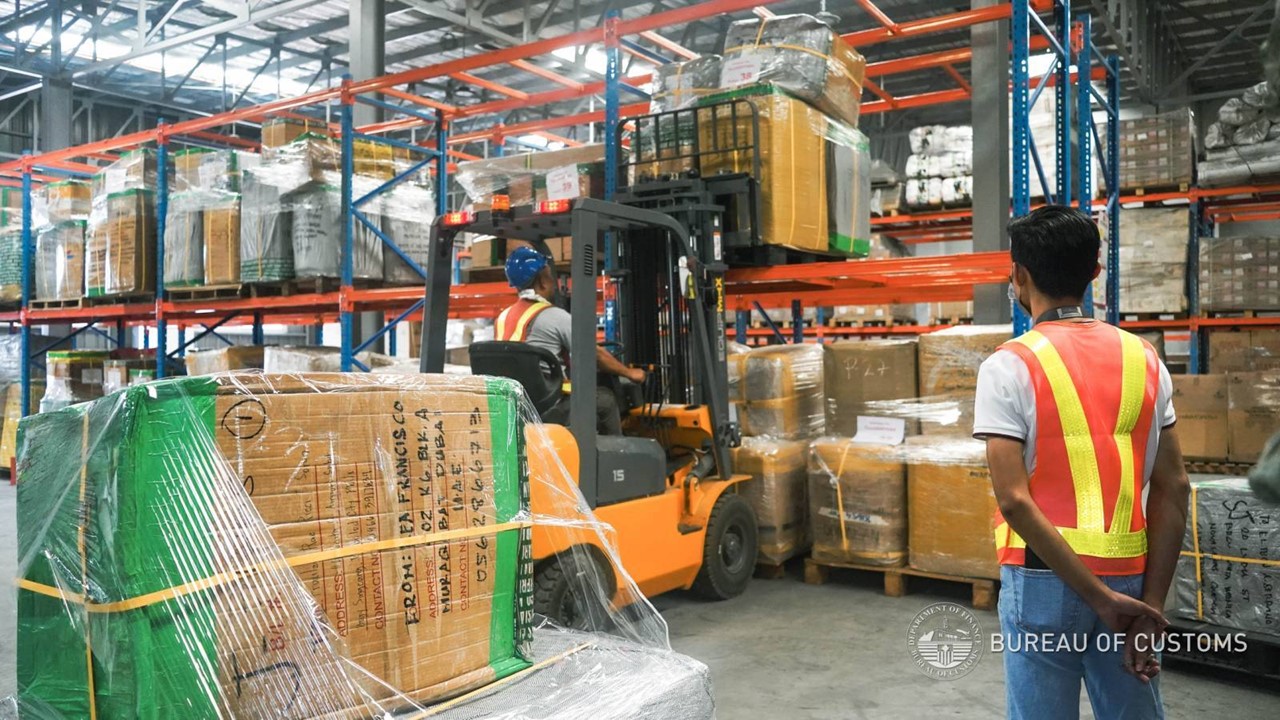 Mga sangkot sa balikbayan boxes delivery modus, pananagutin ng BOC ...