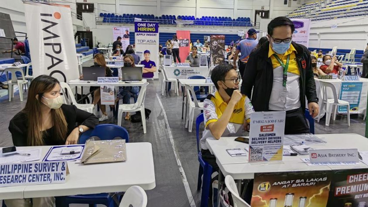 Dalawang Mega Job Fair, gaganapin ngayong araw katuwang ang DZXL 558 Radyo Trabaho - RMN Networks