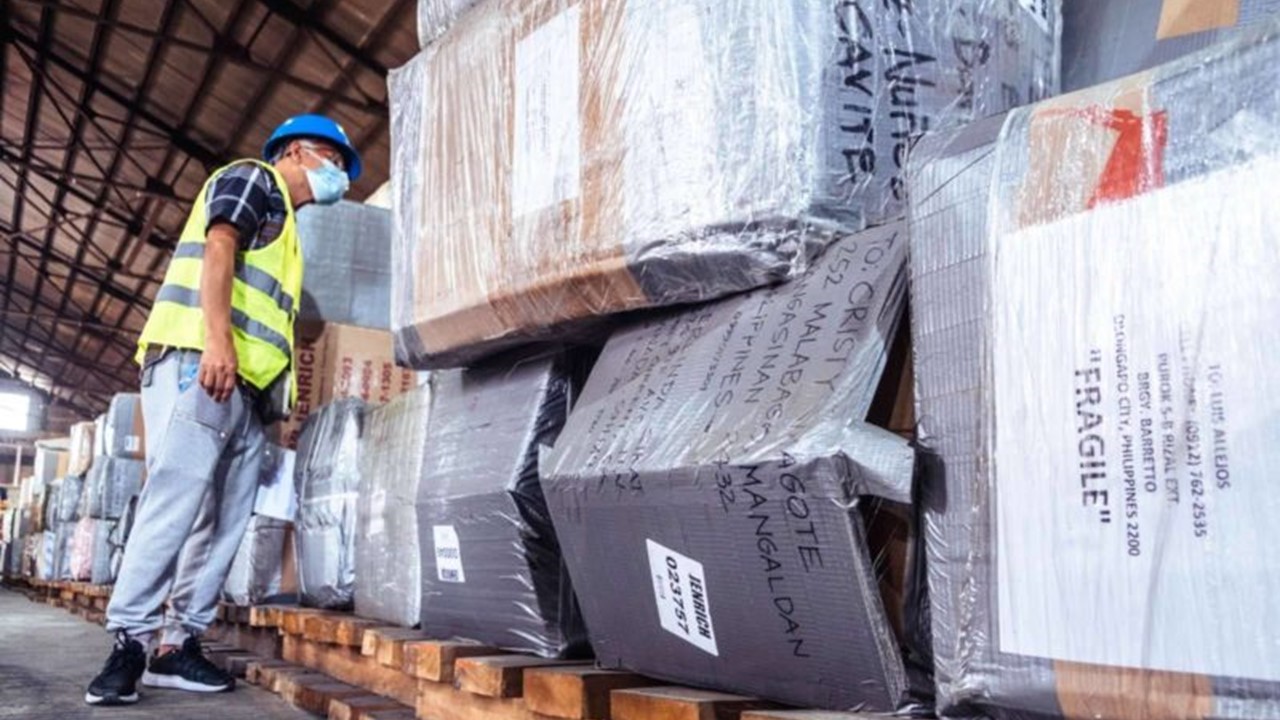 2,000 balikbayan boxes, target mai-deliver bago mag-Pasko - RMN Networks