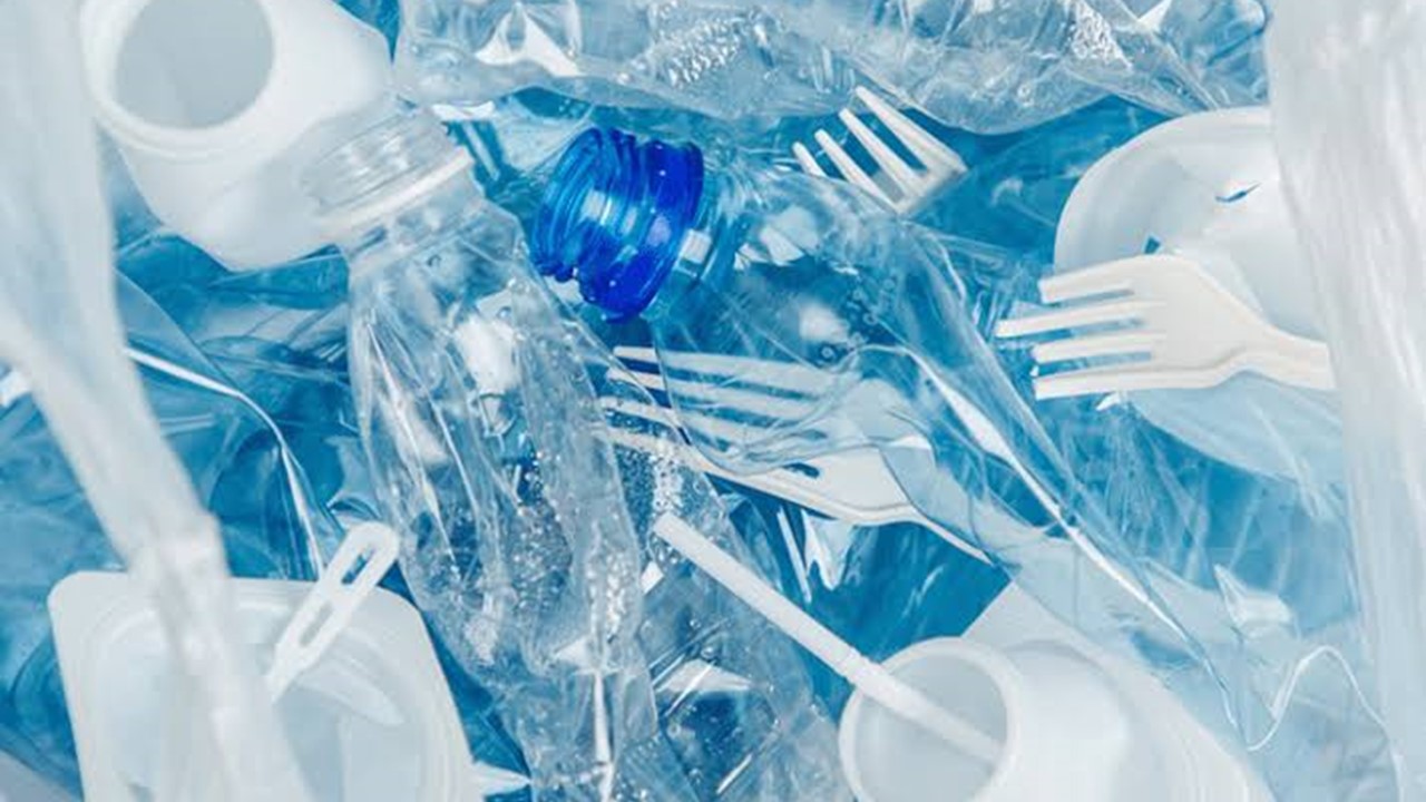 Panukalang magpapataw ng buwis sa single-use plastic bags, lusot na sa ...