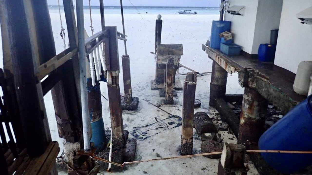 AFP Western Command, nasagip ang 9 na tauhan ng nawasak na Tubbataha ...