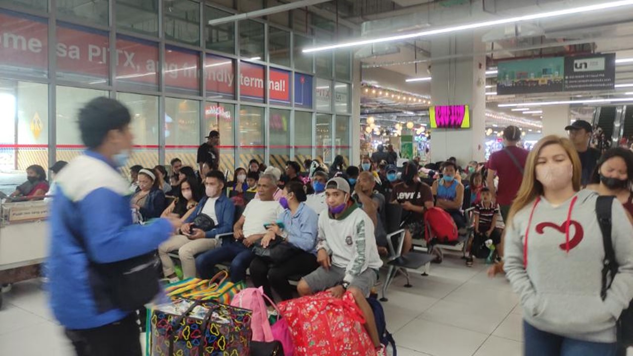 Mga biyaherong papunta at pabalik, dagsa sa PITX - RMN Networks