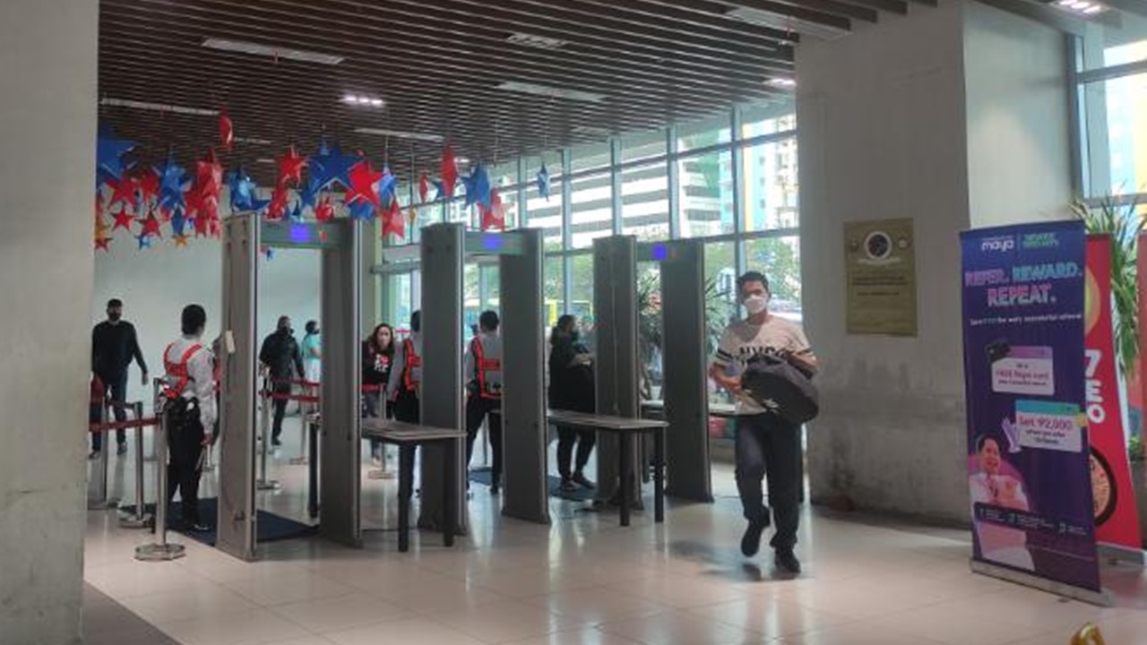 Mga uuwi sa probinsya, dagsa na sa PITX - RMN Networks