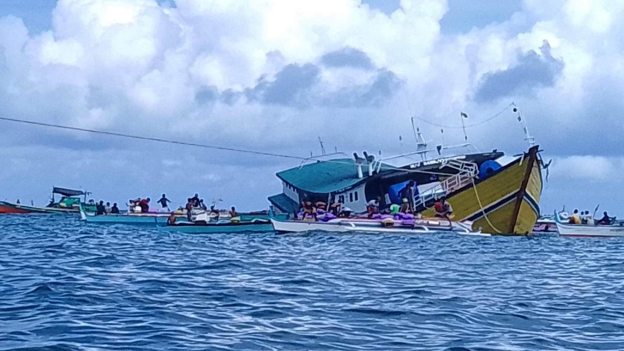 10 tripulante ng lumubog na cargo vessel sa Indanan, Sulu, ligtas na ...