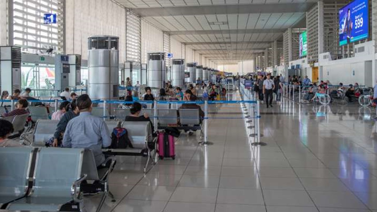 Mas kumportableng waiting area sa NAIA para sa mga OFWs, hiniling ng ...