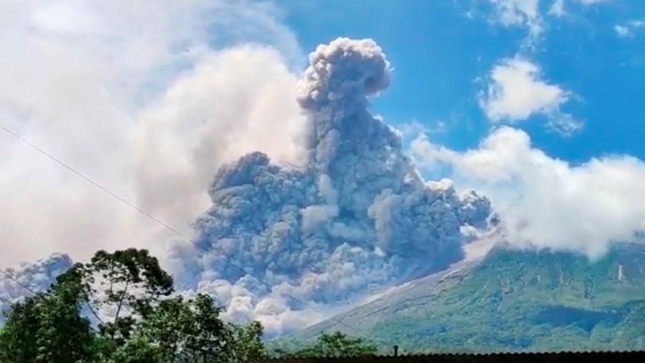 Mount Merapi sa Indonesia, sumabog! - RMN Networks