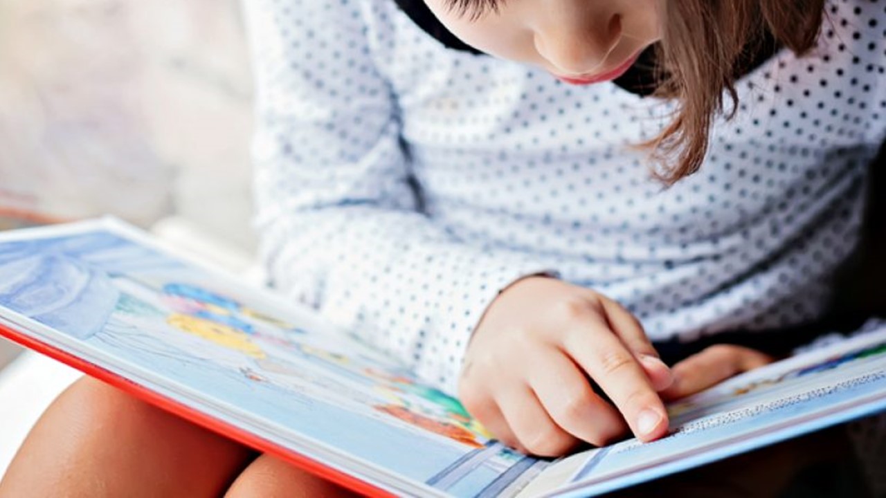 Pagtatalaga ng isang child development worker sa bawat daycare center ...