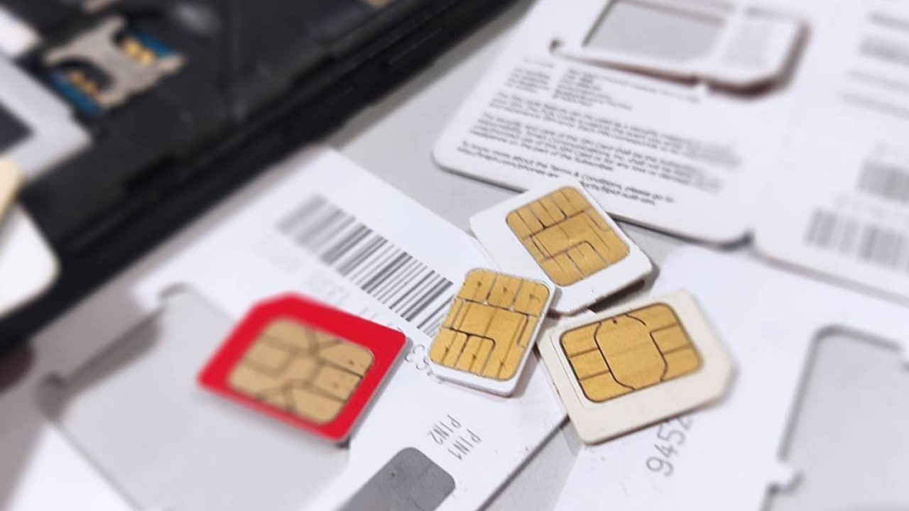 Mga nagtitinda ng SIM card sa Baclaran, nagpapabayad ng P20 hanggang ...