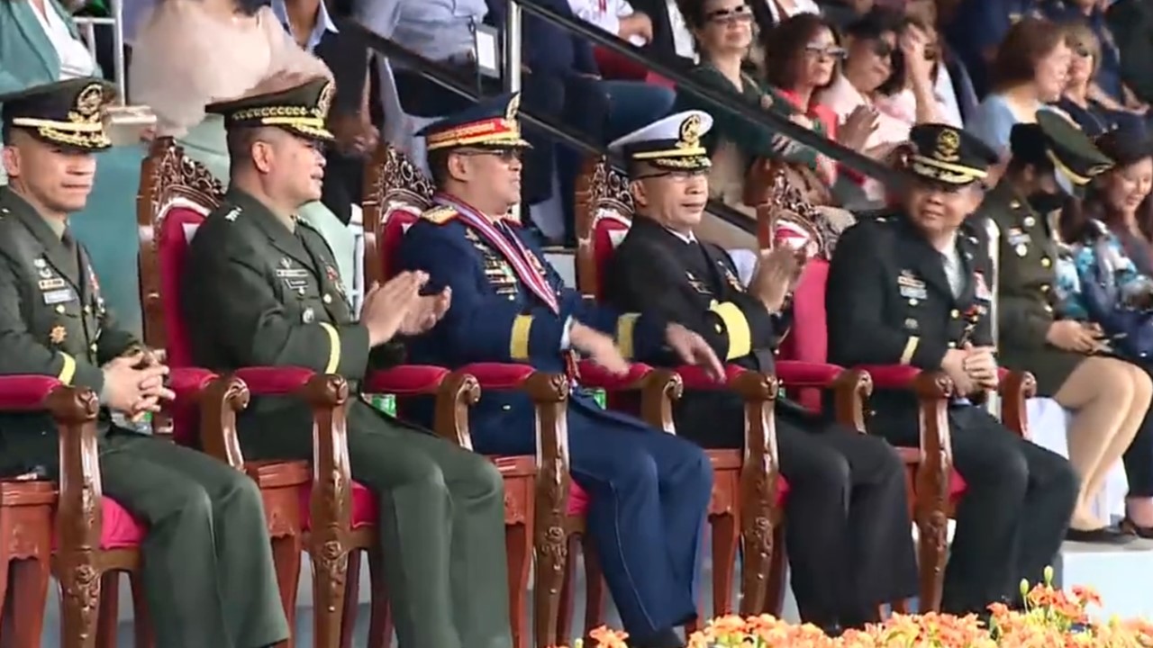 Testimonial parade para kay Outgoing PNP Chief Azurin, idinaos - RMN ...