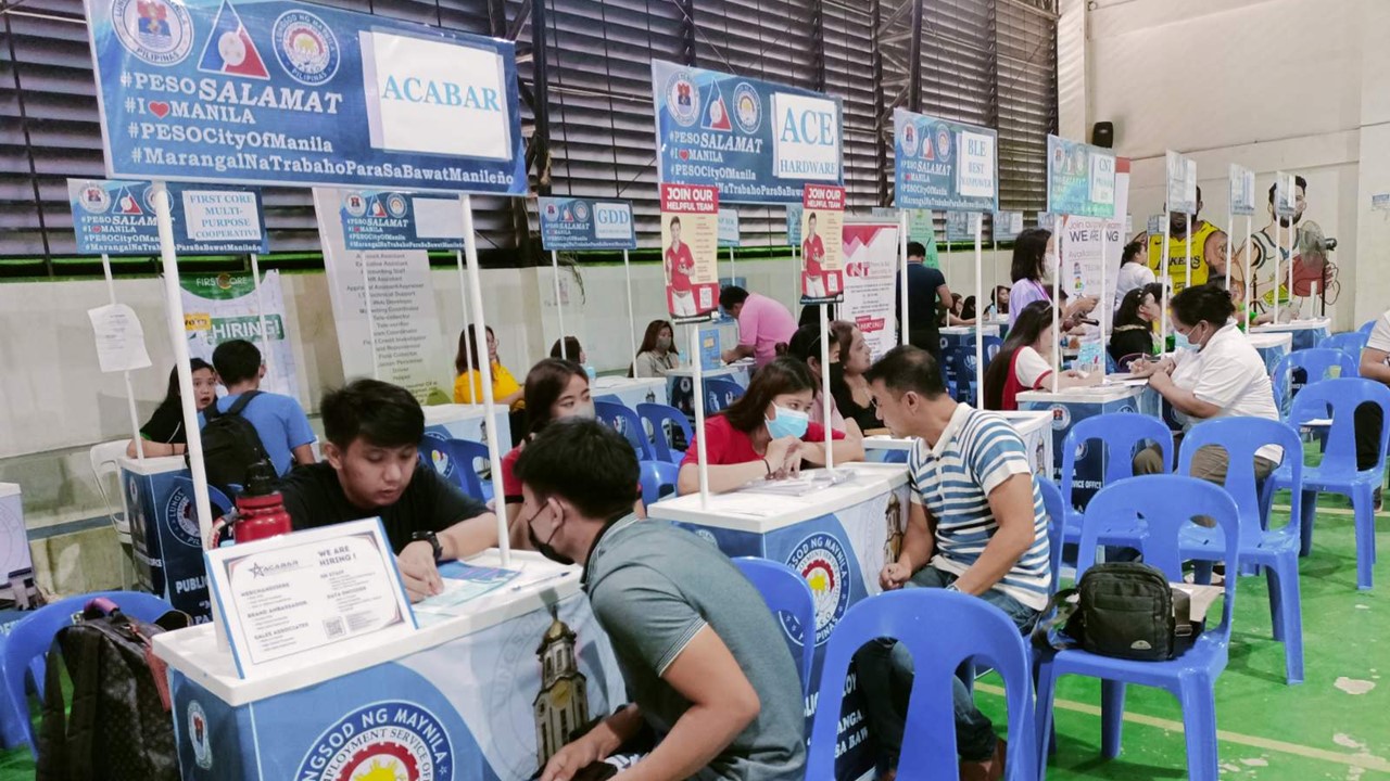 Mas marami pang residente ng Maynila, na hired-on-the-spot sa ikinakasang Mega Job Fair ng PESO ...