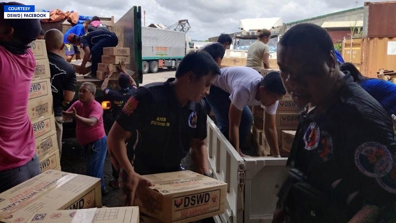 Mga apektado ng pag-aalburoto ng Mayon nakatanggap na ng ₱74-M halaga ng tulong - RMN Networks