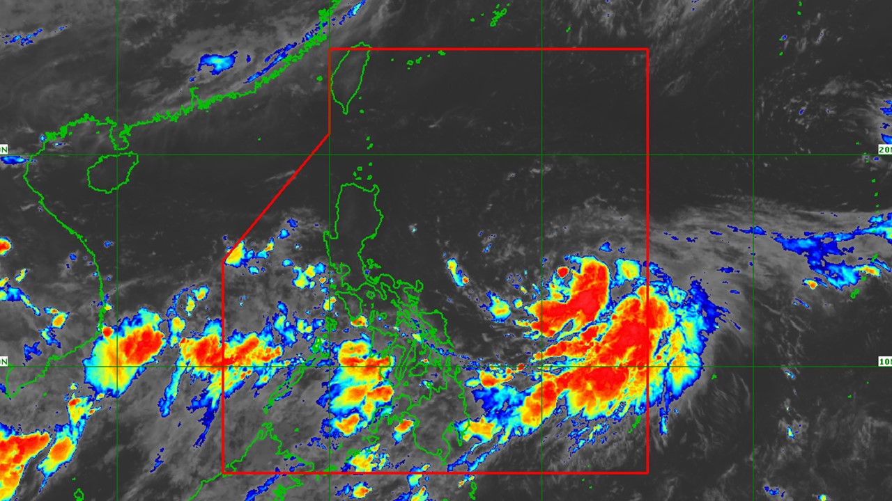 Bagyong “Egay” napanatili ang lakas habang mabagal na kumikilos pa-kanluran hilagang-kanluran ...