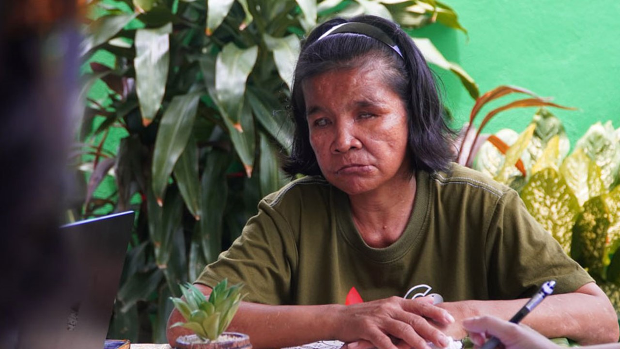 Minaltratong kasambahay na si Elvie Vergara at mga dating amo na nang-abuso sa kanya, nagharap ...