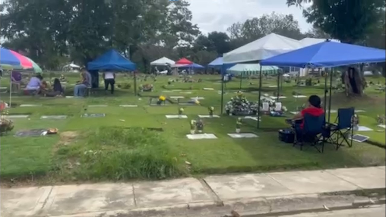 Loyola Memorial Park Marikina, nakapagtala na ng halos 3K mga bisita ...