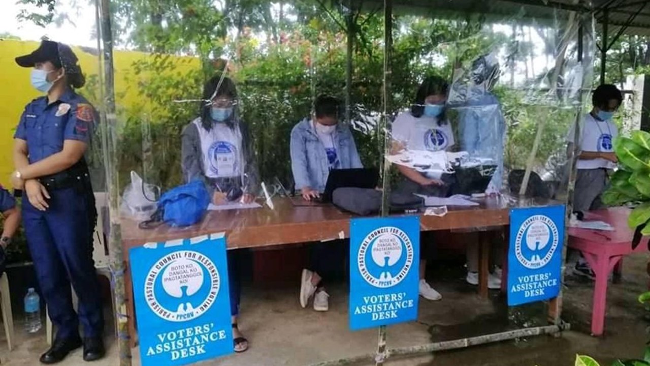 Comelec, maglalagay pa rin voter assistance desk para sa mga botanteng ...