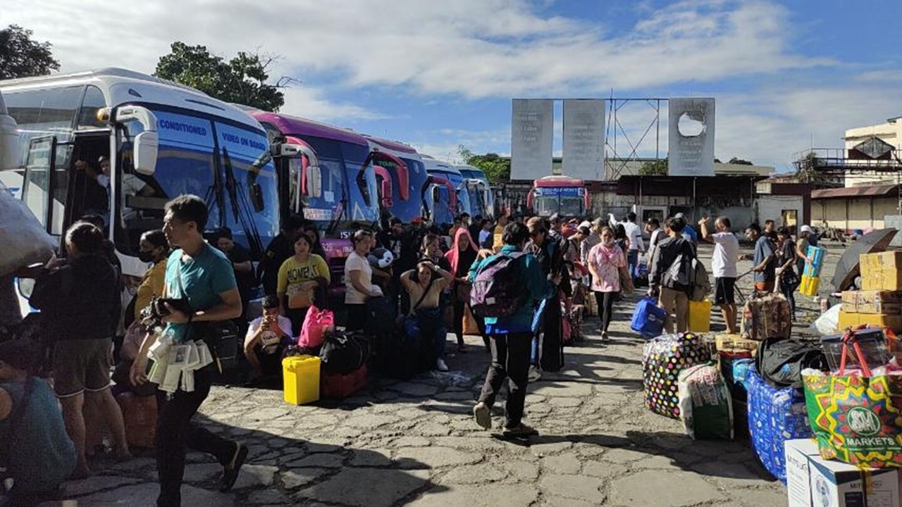 Biyahe ng mga bus sa PITX papuntang Bicol, Visayas at Mindanao, fully ...