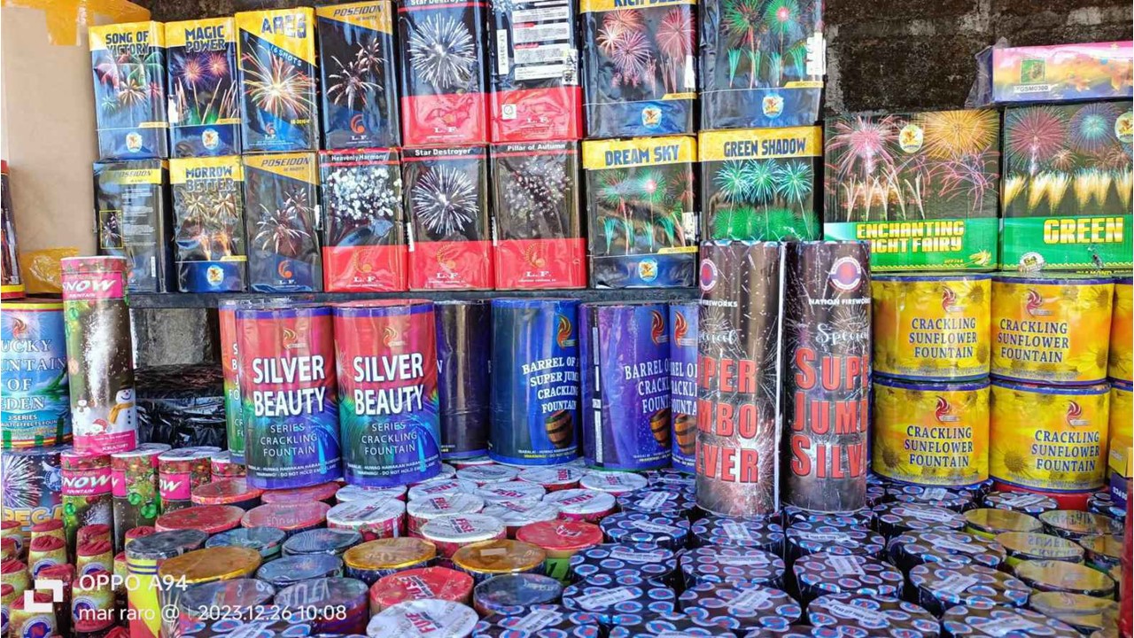 4 sa 33 establishment na nagbebenta ng mga paputok sa Bocaue, Bulacan, binigyan ng notice of ...