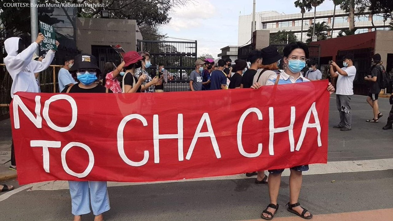 Batikang political analyst, hindi pabor sa CHACHA; pag-amyendahan sa ...