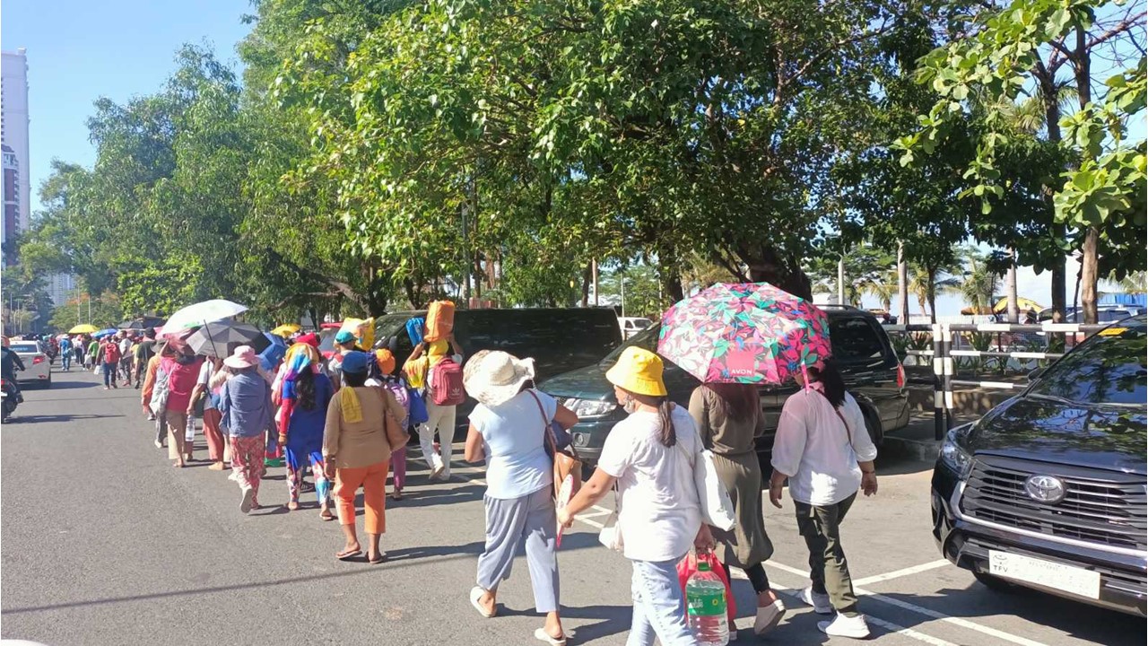 Higit 1,000 indibidwal, sumugod sa Bangko Sentral ng Pilipinas para ...