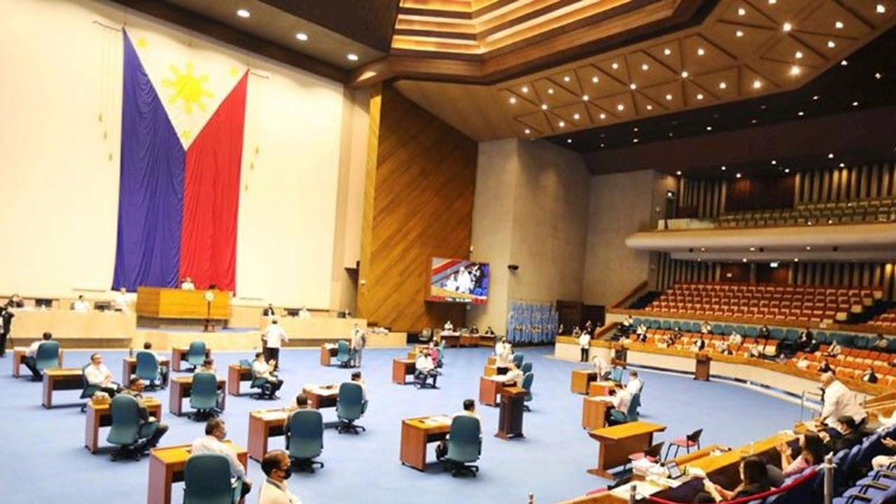 Isang lider ng Kamara, tiwalang maisusulong na ang economic Cha-cha sa ilalim ng bagong liderato ...